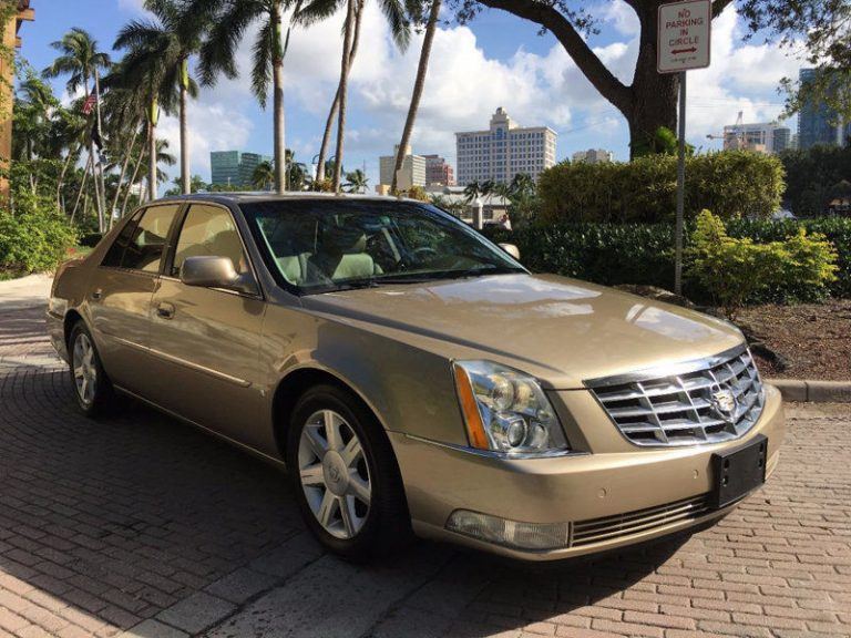 SUPER CLEAN 2006 Cadillac DTS for sale